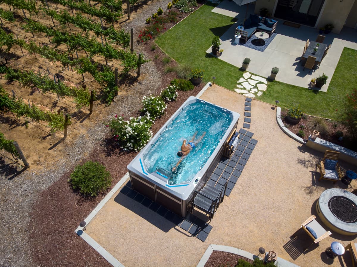 R500® | R-SERIES - RecSport | Hot Tubs | Swim spas | Jacuzzis ...